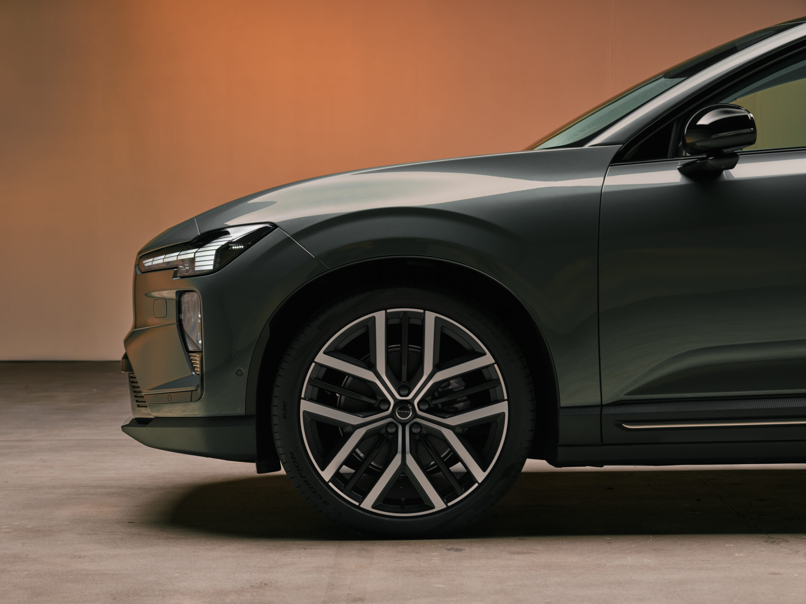 Volvo Australia revealed EX60 with up to 810km range